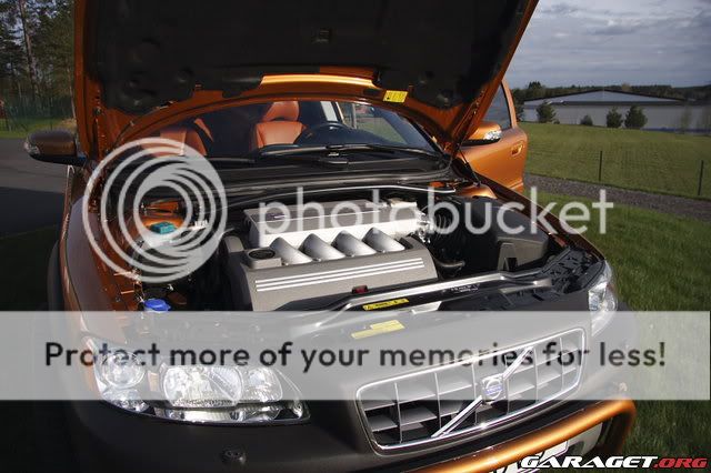 P2 XC70 with V8 installed!