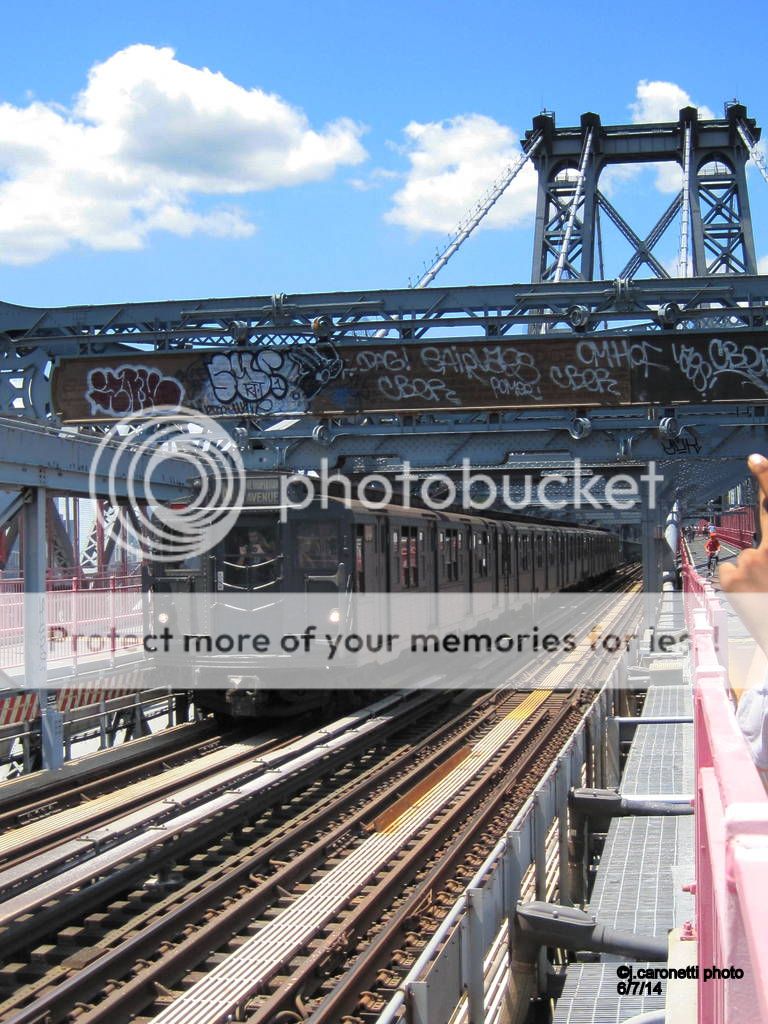 Today's R1/9 trip: I took pix! Please look?